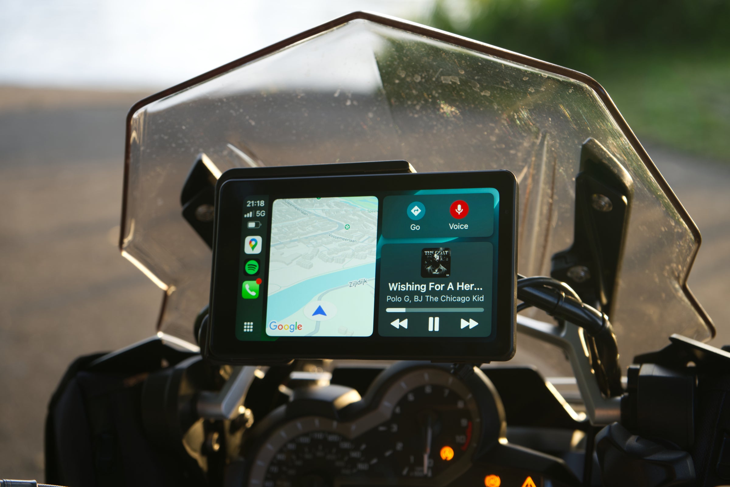 MotorTablet – Smart Dashboard for Motorcycles